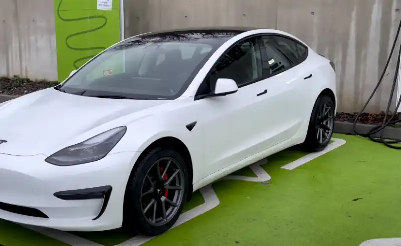 Tesla Matrix Headlights: The Latest Innovation - Ev Seekers